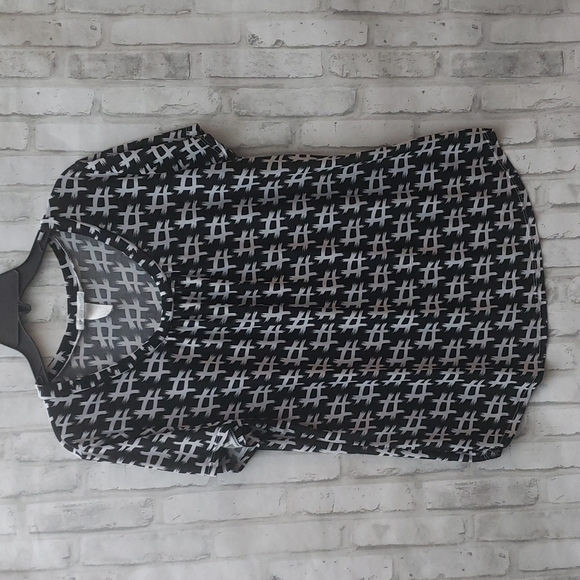 Emily Stacy | Tops | Emily Stacy Tic Tac Toe Design Blouse Size X ...